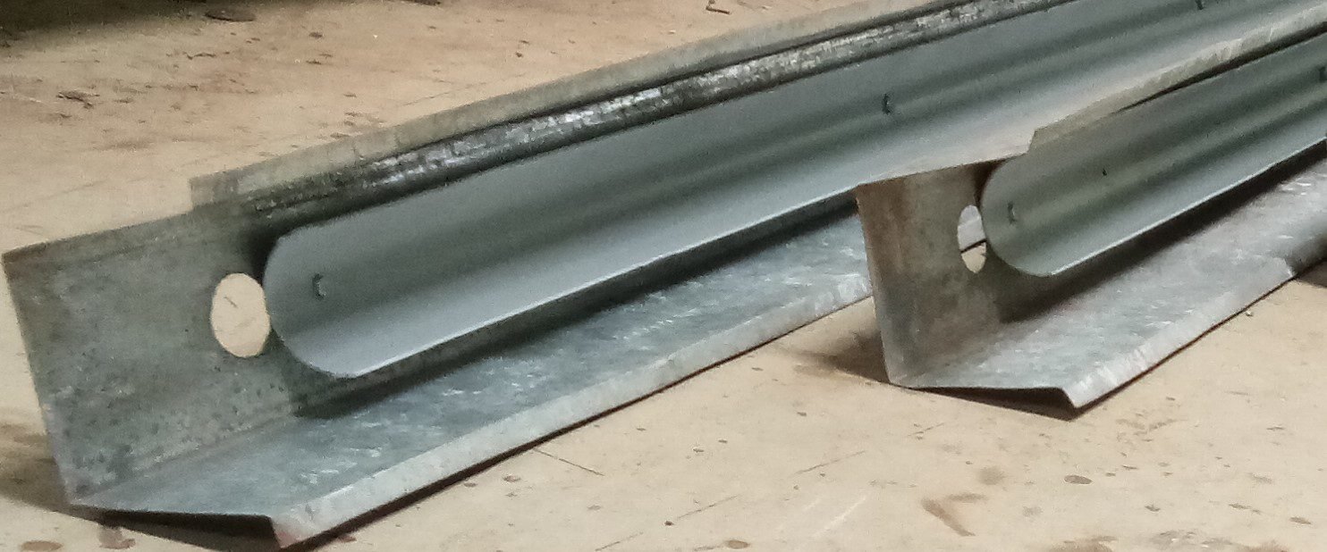 Non Uniformity Studies of Air, Temperature and Humidity Distribution in ...